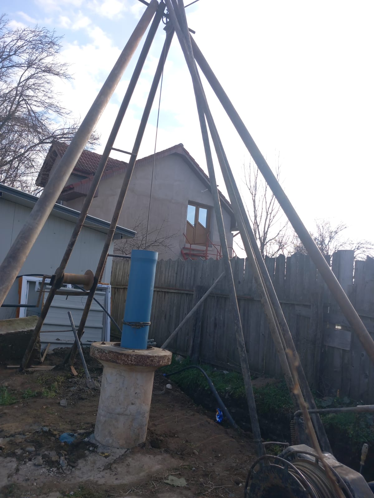 Foraje Puțuri Fântâni Apă, Foraje Piloni Susținere, Denisipări puțuri.