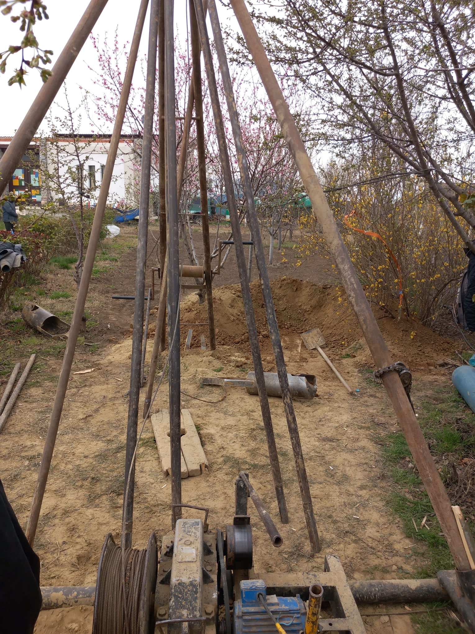 Foraje Puțuri Fântâni Apă, Foraje Piloni Susținere, Denisipări puțuri.